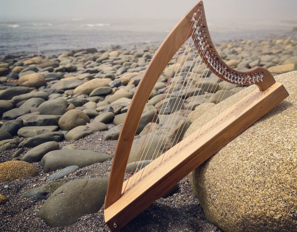 Small Harp 26 strings (Bass C) – Music Discoveries